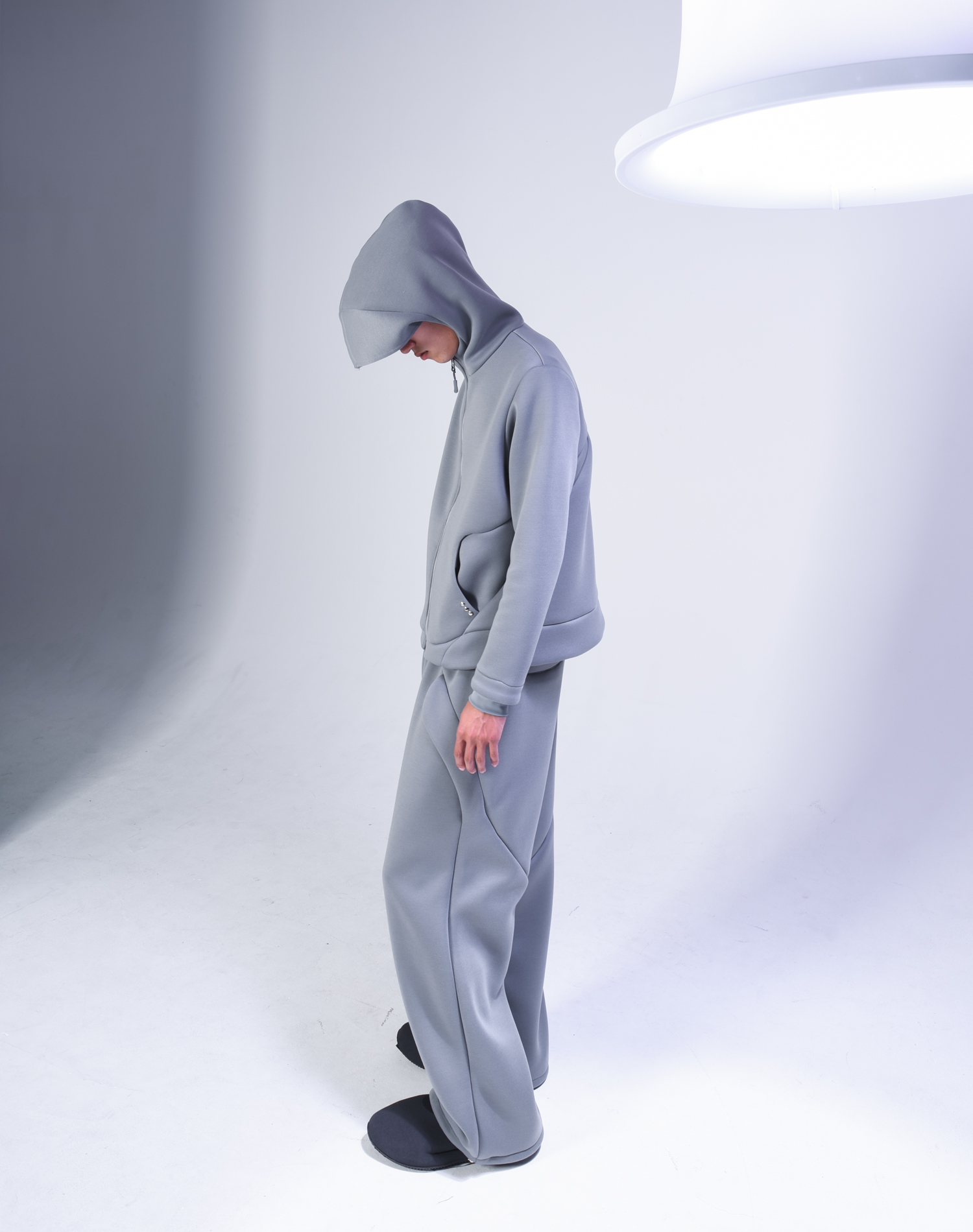 ORM - 片出 真武による東京のブランド〈ryaw〉が自然と都市の適合をテーマにした24AWコレクション『Each adaption』を発表